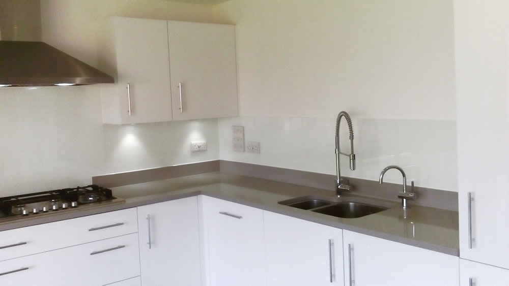 UK Splashbacks | White Splashbacks